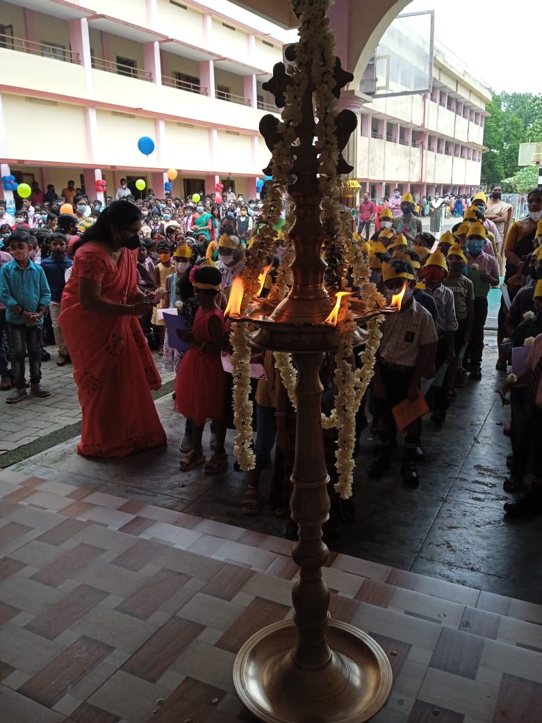 Holy Cross Vidya Sadan Senior Secondary School, Thellakom, Kottayam